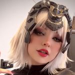 Veja este belíssimo cosplay da Keqing, de Genshin Impact, com vestido