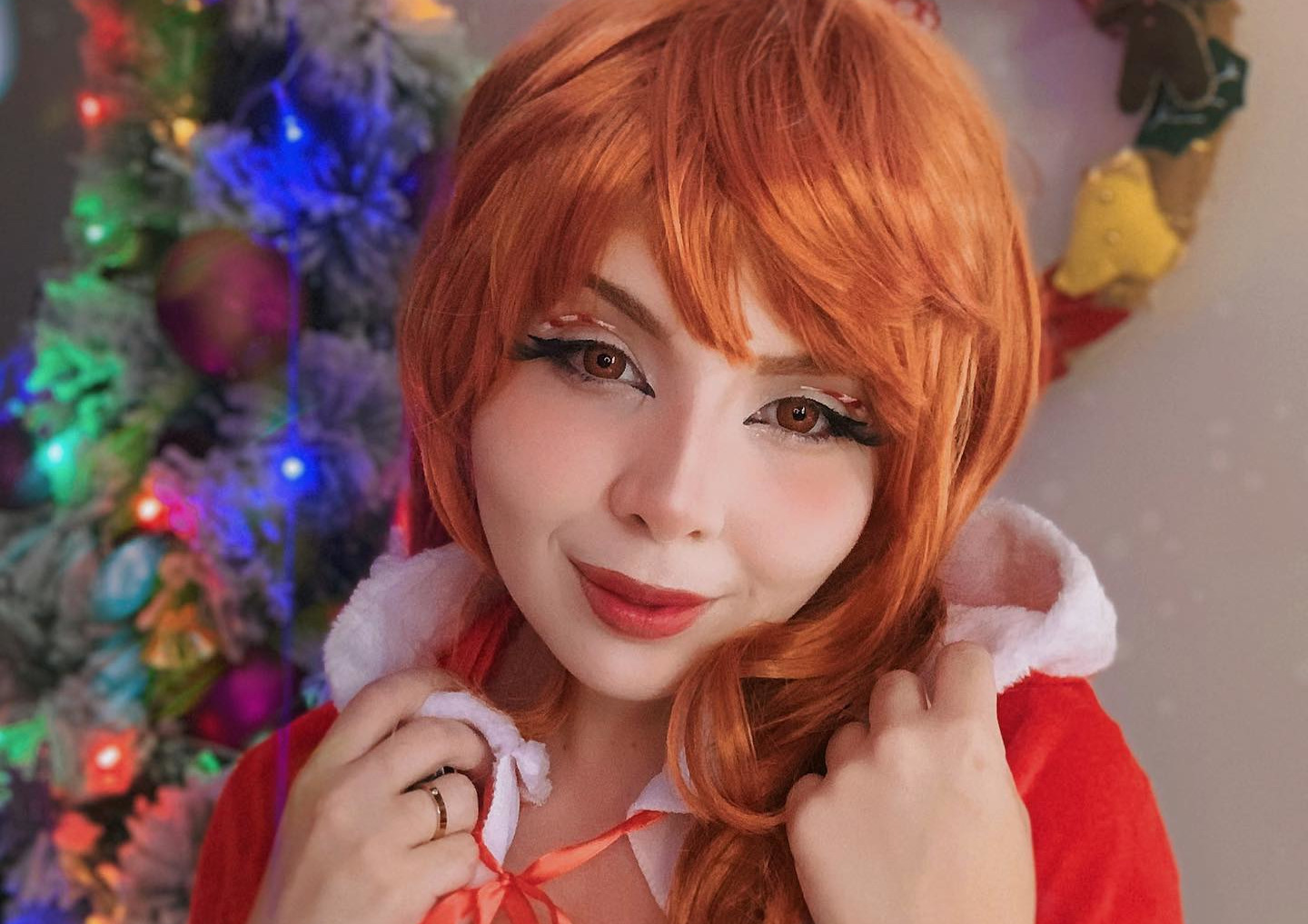 Nami, de One Piece, ganha bela versão natalina (Cosplay)