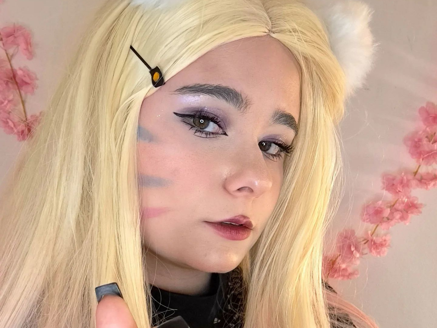 Belo cosplay da Ahri K/DA, de League of Legends, da Lin