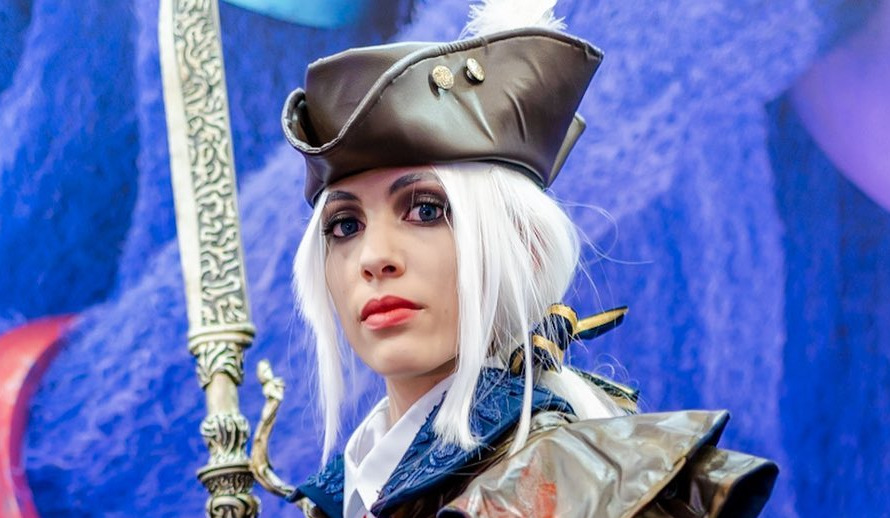 Cosplay incrível da Lady Maria, de Bloodborne