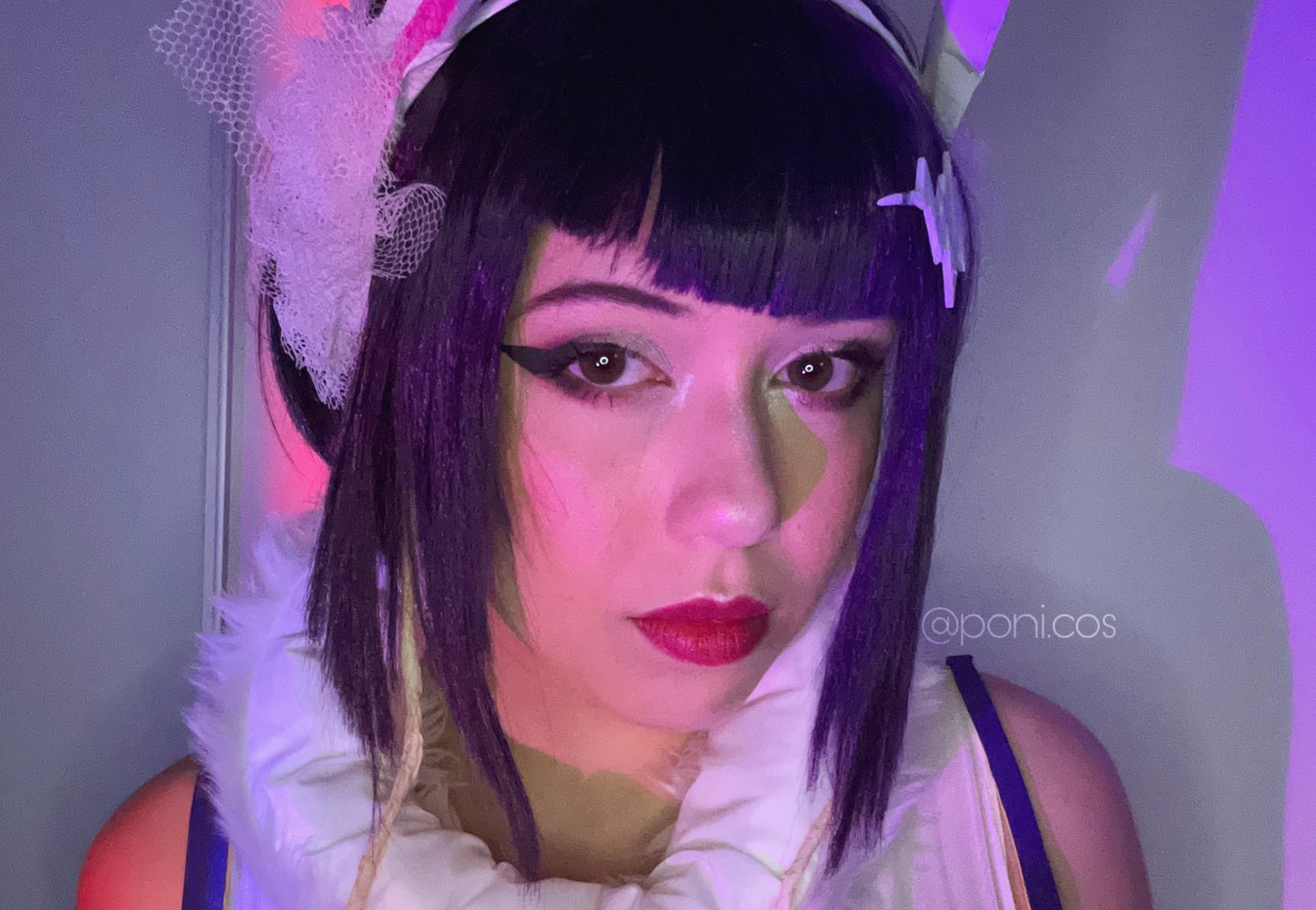 Belo cosplay crossover da Jirou Mirko, de My Hero Academia