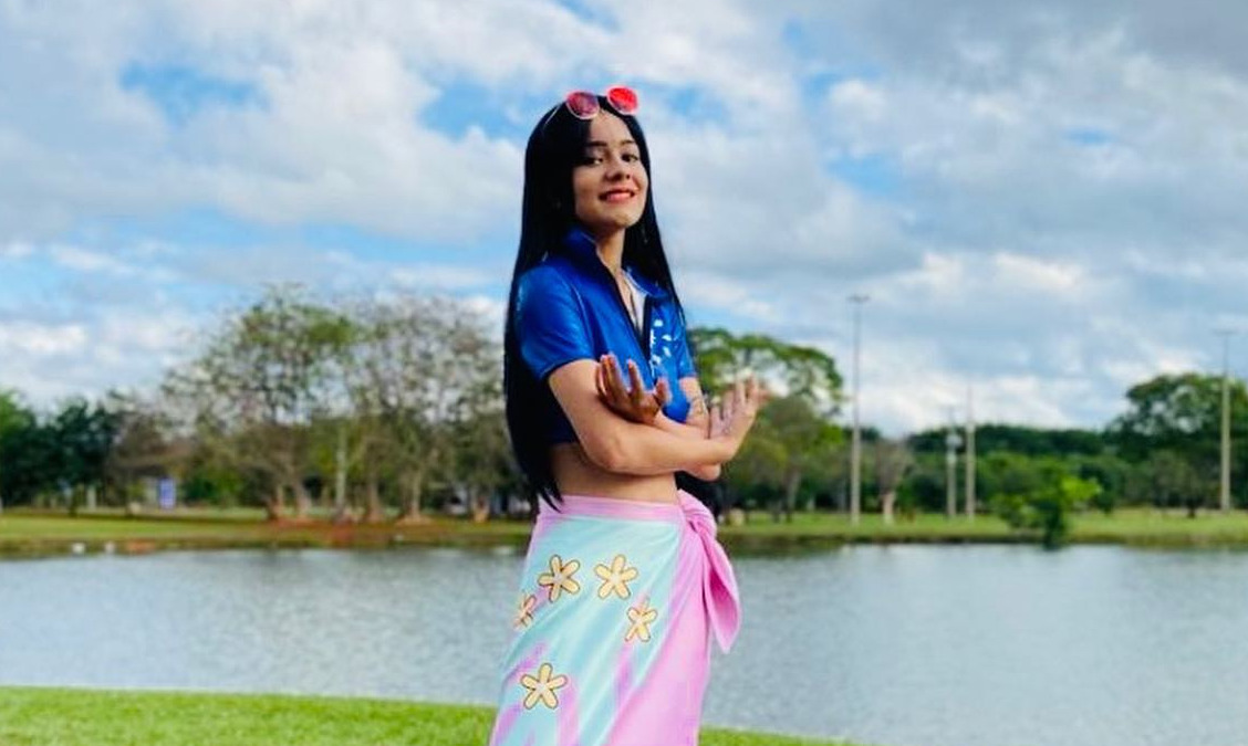 Belo cosplay da Nico Robin, de One Piece, da Bian Yu