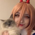 O belo cosplay da Yor Forger da Nanda (com vestido), de Spy x Family