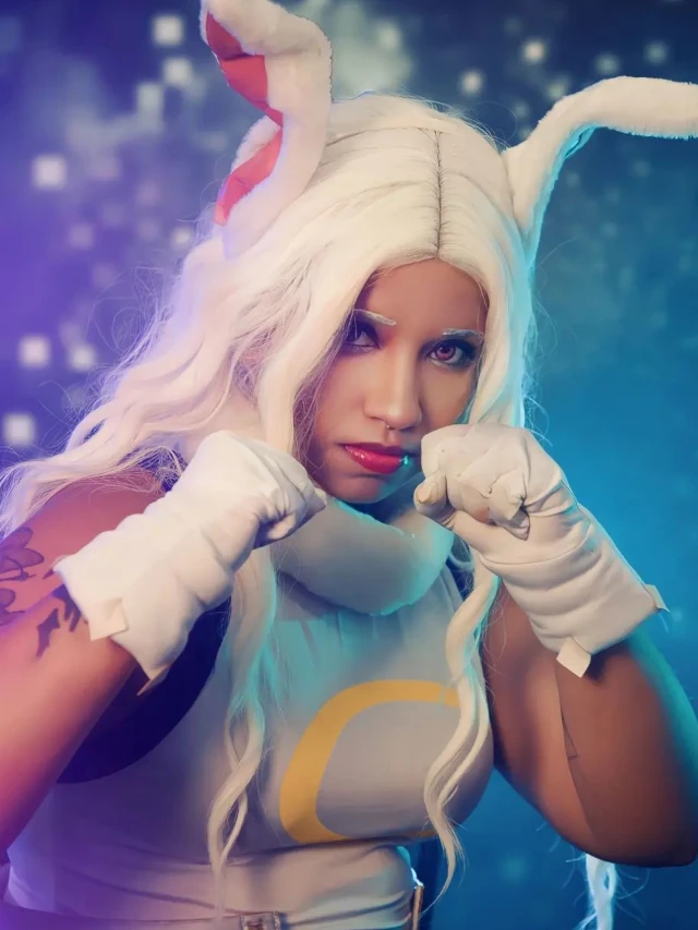 Brasileira Natsu faz um belo cosplay da Mirko, de My Hero Academia
