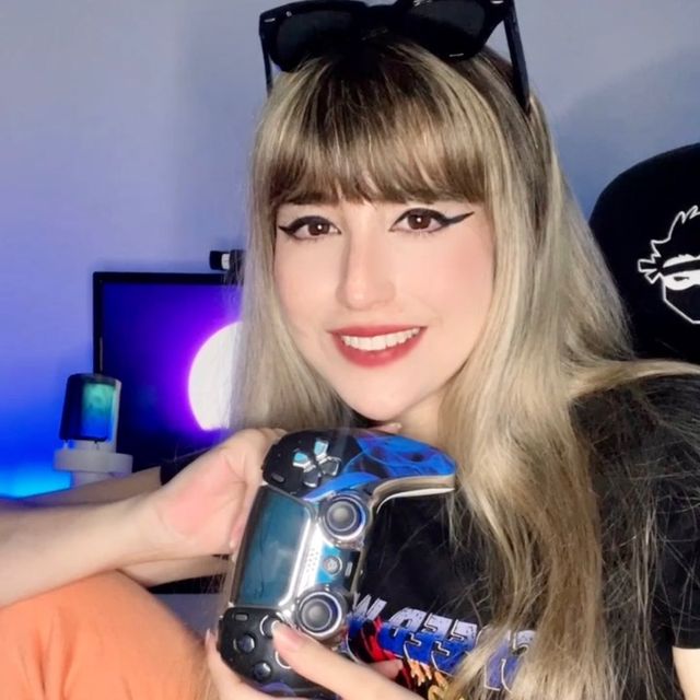 Streamer e cosplayer Emma faz lindo cosplay da Shogun Raiden, de ...