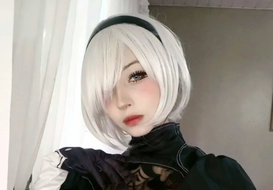 Belo cosplay da 2B, de Nier Automata, da Mary